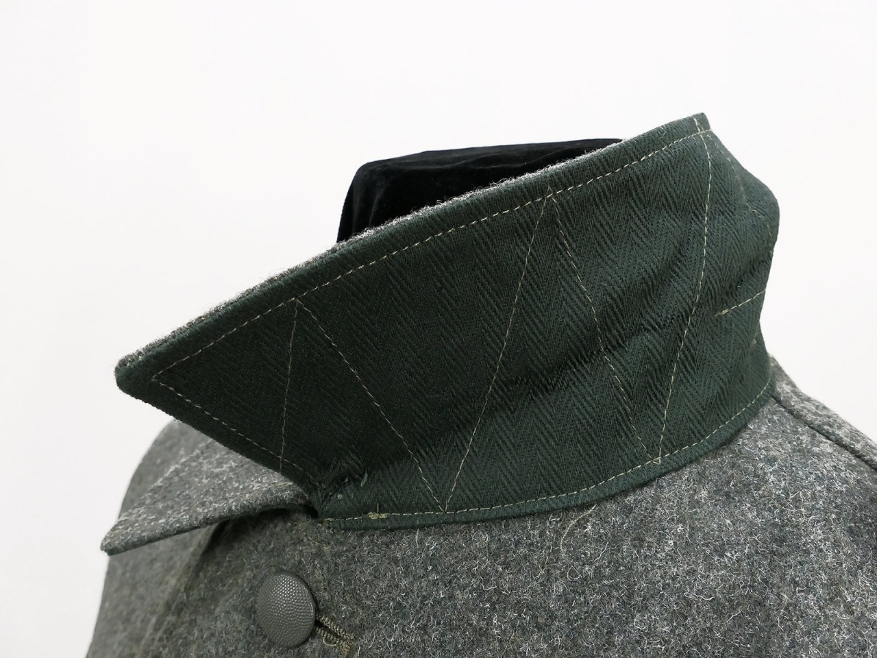 Waffen SS M42 Feldbluse (2-Loch) Uniform *Geschwungene Taschenpatte ...