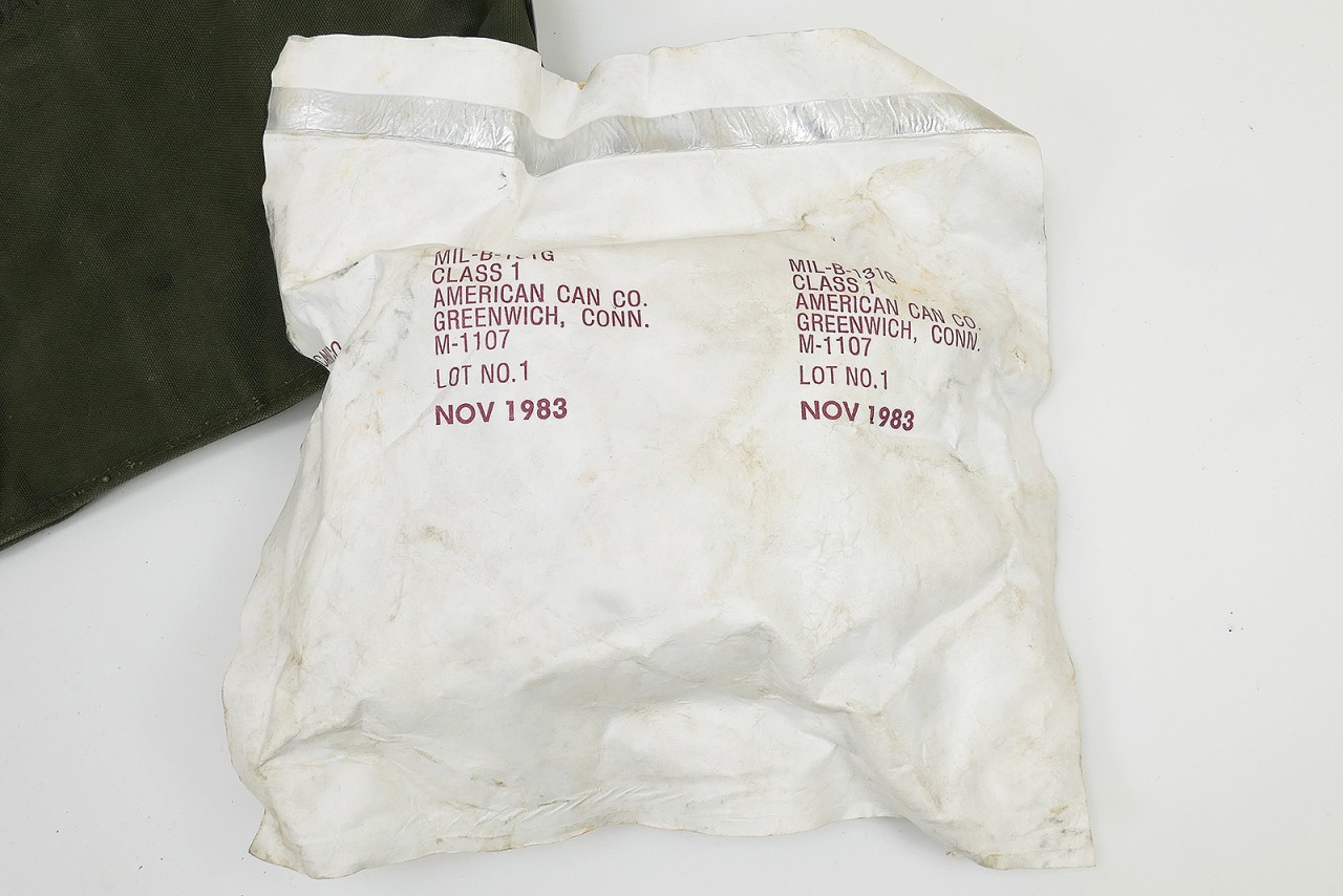 Original US Army M25A1 Chemical Biological Tank Gas Mask Bag mit Filter ...